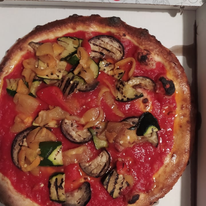 Pizzeria Ristorante Capricorno Trino, Italy Pizza con verdure Review ...