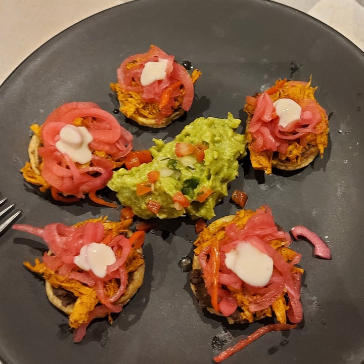 La Catarina Loma Larga, Monterrey, Mexico Sopecitos de cochinita pibil ...