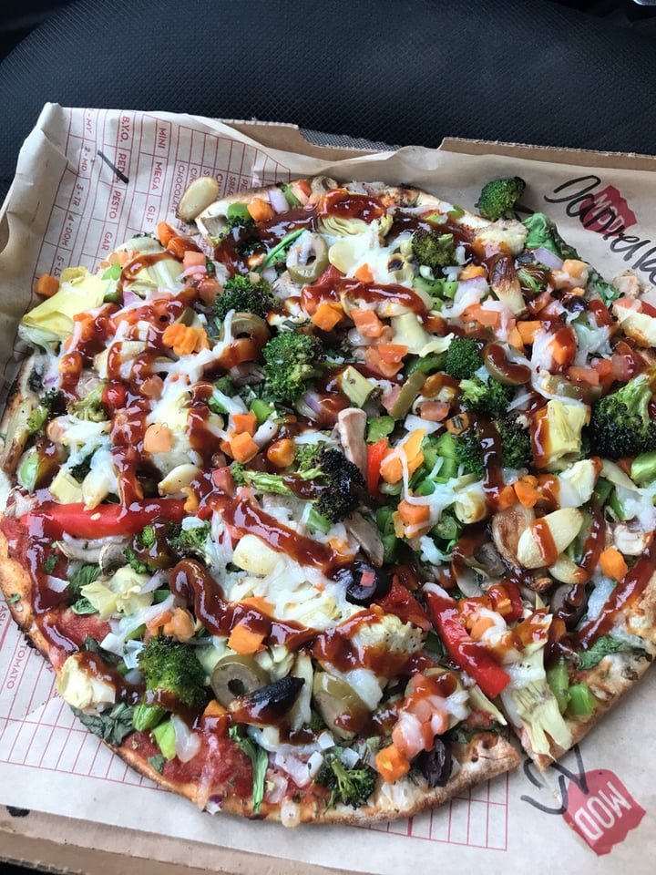 MOD Pizza Vancouver, United States Veggie Pizza Review | abillion