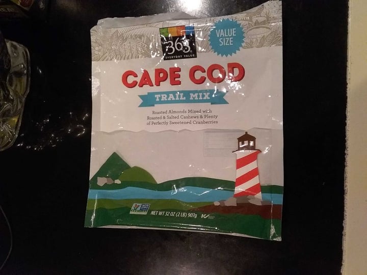 Whole Foods Market 365 Everyday Value Cape Cod Trail Mix Review | abillion