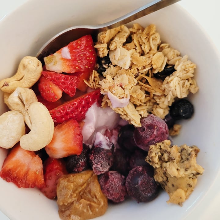 Nush Almond Milk Yog Blueberry Tubes Review | abillion