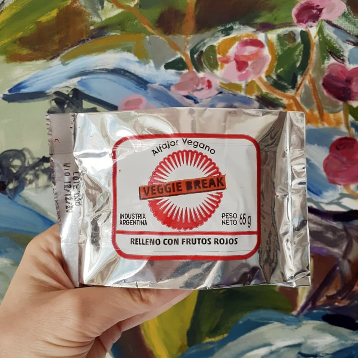 Veggie Break Alfajor Vegano Relleno De Frutos Rojos Review | abillion