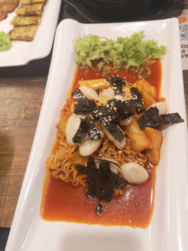 Daehwa Vegetarian Queenstown, Singapore 라볶이 Rabokki Review | abillion