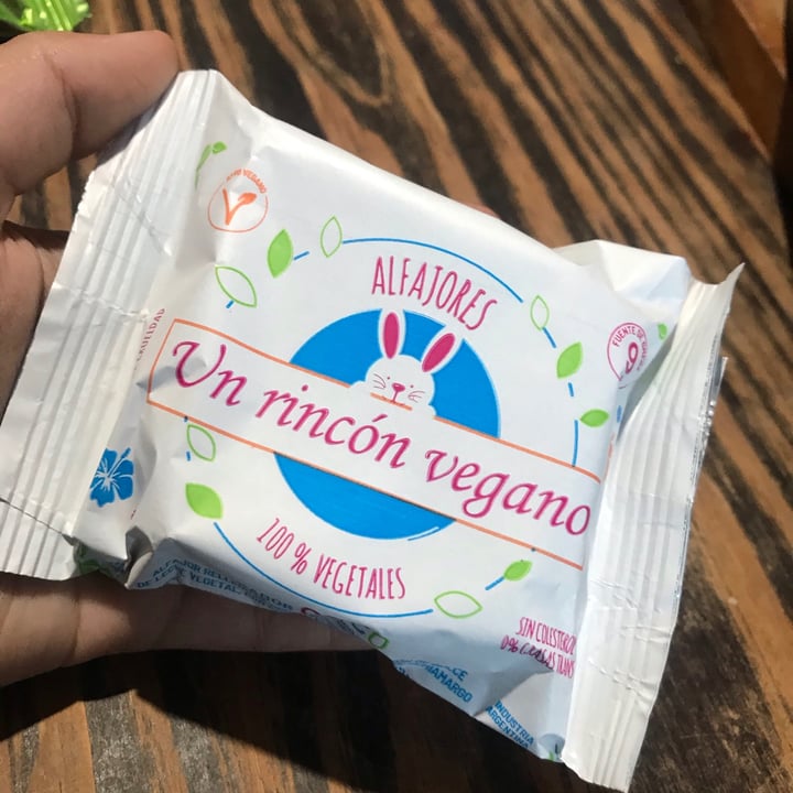 Un Rincón Vegano Alfajor de Coco Review | abillion