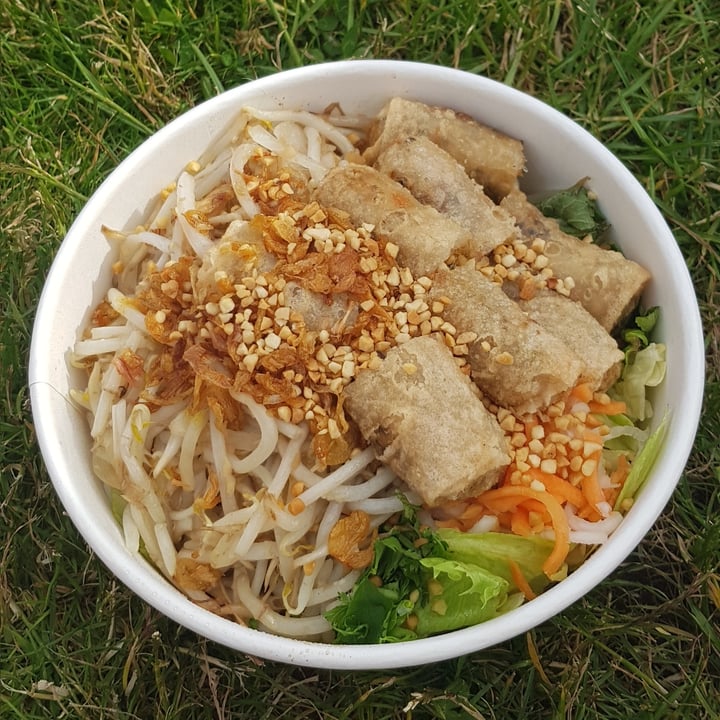 Pho United Kingdom Vermicelli noodles: bún Veggie Spring Rolls Review ...