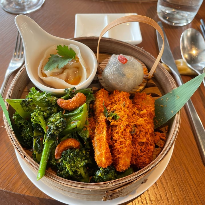EMPRESS Downtown Core, Singapore Plant-Based Dim Sum Platter Review ...