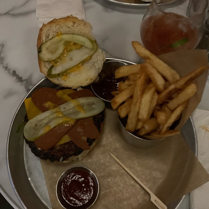 Beertown Public House Barrie Canada Plant-Based Beertown Burger Review ...