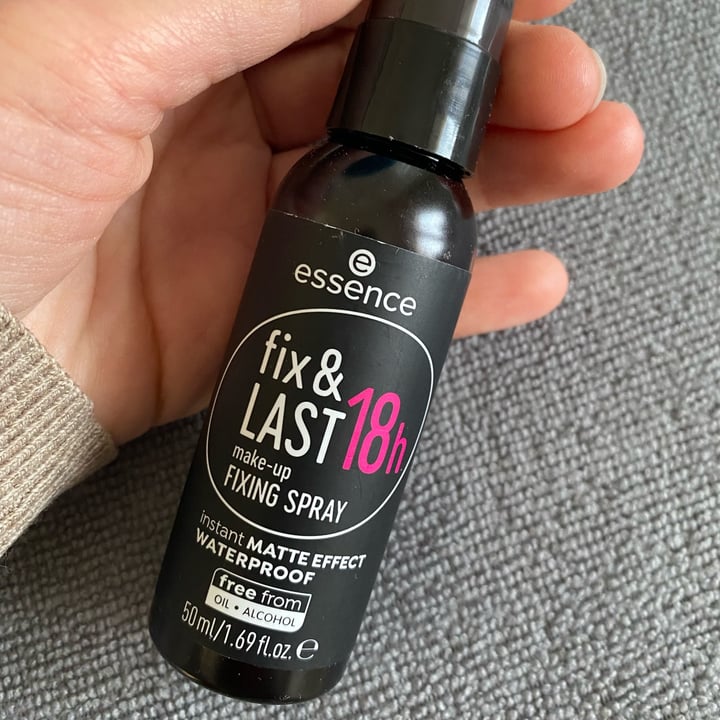 essence cosmetics Instant Matt Make-up Setting Spray Review | abillion