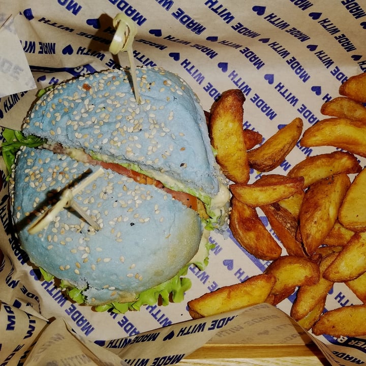 Flower Burger Milano, Italy Ocean Burger Review | abillion