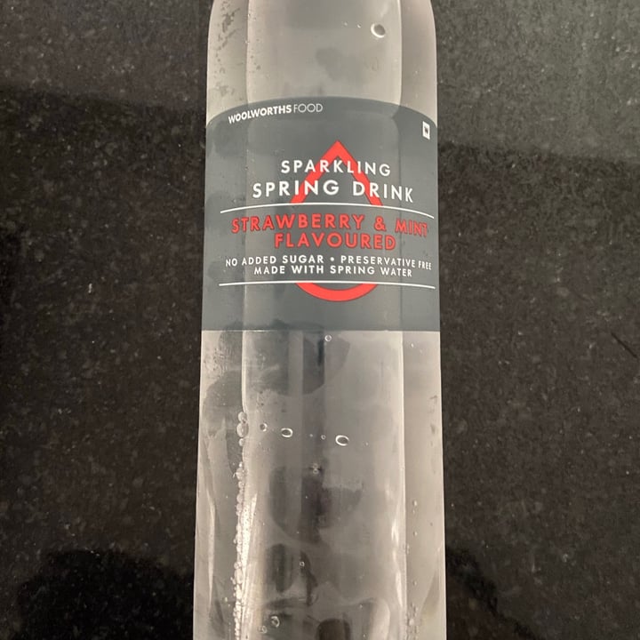 Woolworths Food Strawberry and Mint Flavoured Sparkling Water Review | abillion