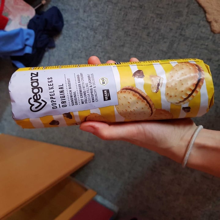 Veganz Doppelkeks Original (Biscuit Sandwiches) Review | abillion