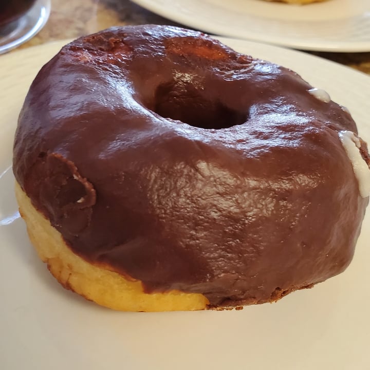 Donuts'n'chill Vegan Donut Shop Chocolate Glazed Donut Review | abillion