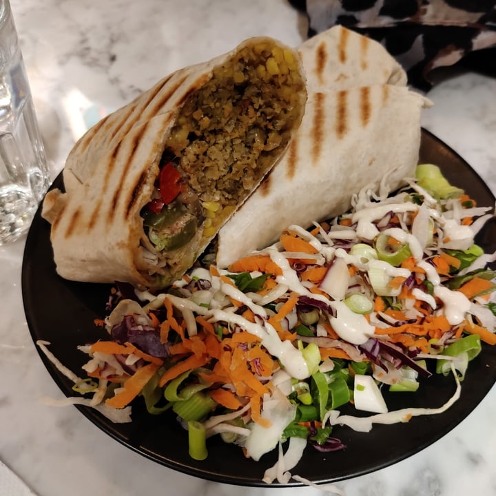 Kafé Plattan Norrmalm, Sweden Meze wrap Review | abillion