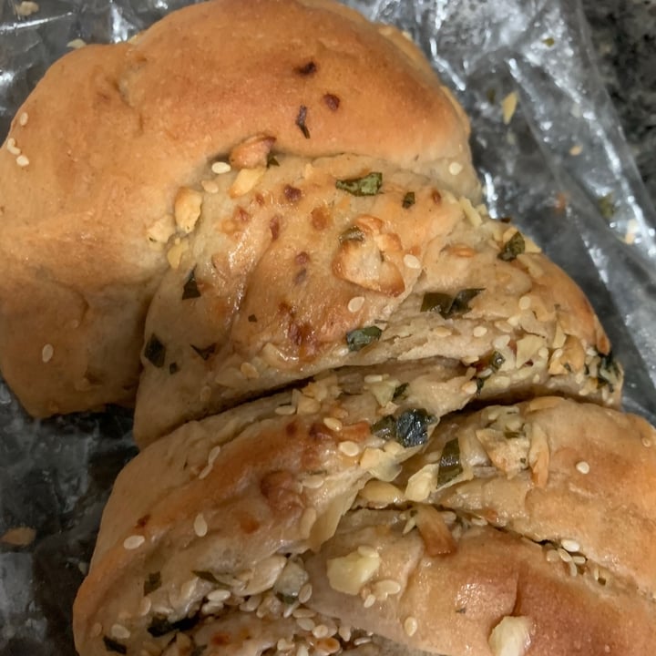 Genesis Vegan Restaurant Garlic Bread Review | abillion