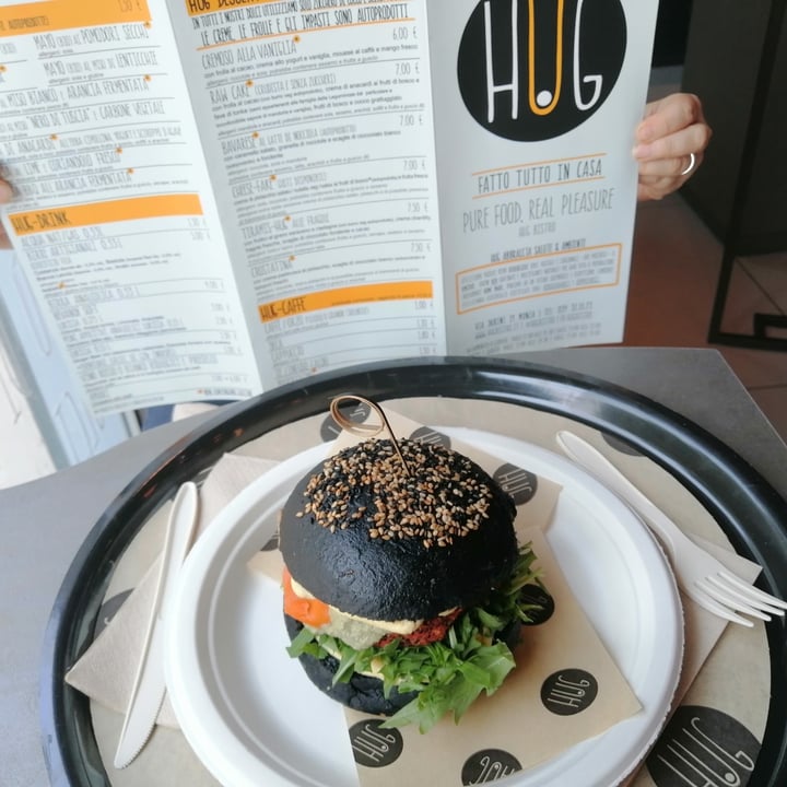 HUG Monza, Italy Burger "Batman" Review | abillion