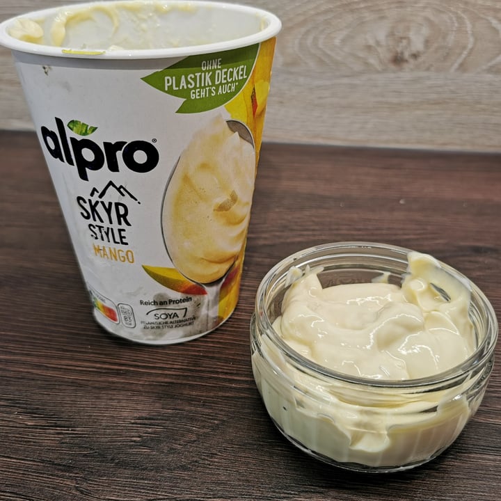 Alpro Skyr style mango Review | abillion