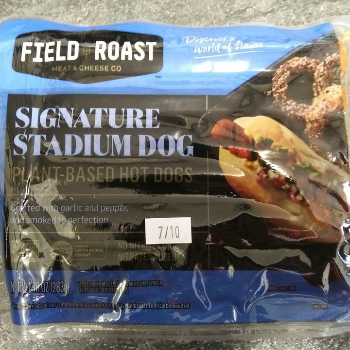 Field Roast Signature Stadium Dog Review | abillion