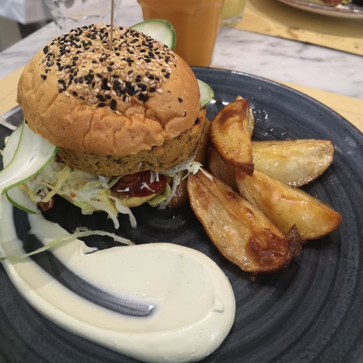 Ginger sapori e salute Roma, Italy Veg burger Review | abillion