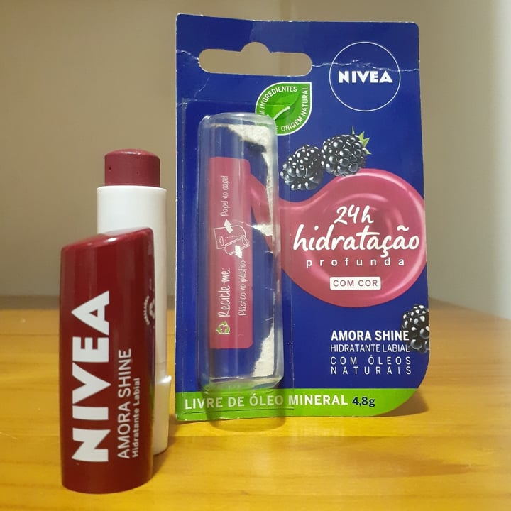 Nivea Hidratante Labial Amora Shine Review | abillion