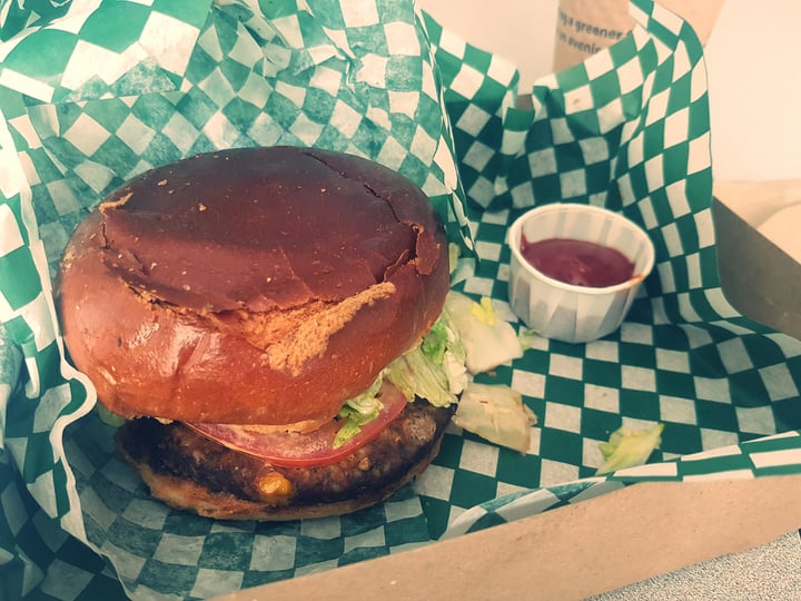 Second Beach Concession Vancouver, Canada Veggie burger Review | abillion