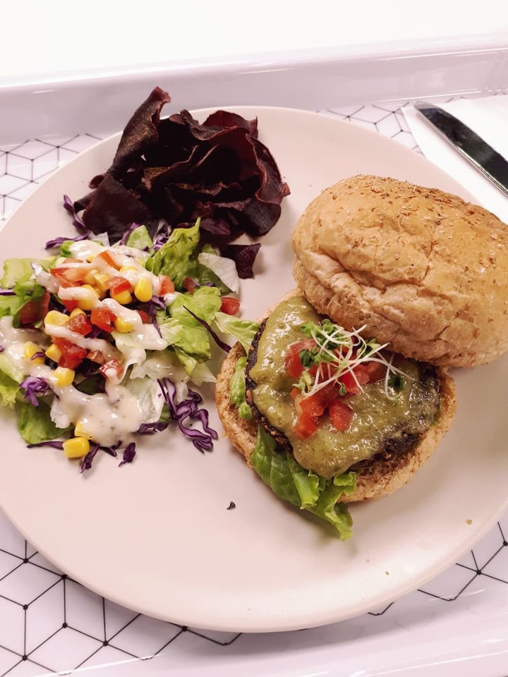 Burgreens Bowl Neo SOHO Indonesia Mighty Mushroom Burger Review | abillion