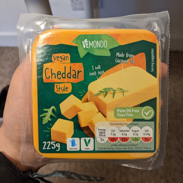 Vemondo Vegan cheddar style Review | abillion