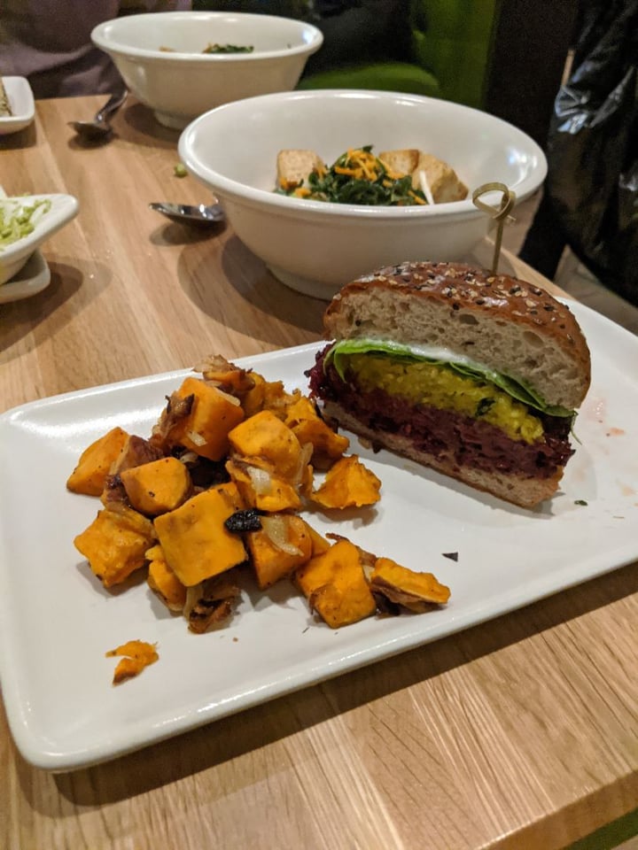 True Food Kitchen Near North, Chicago, United States Unbeetable Burger ...