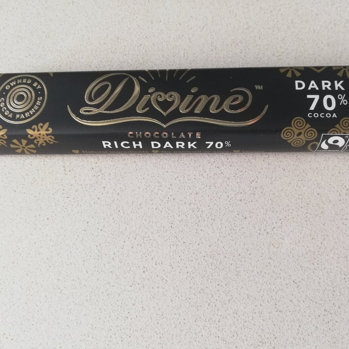 Divine Chocolate 70% Dark Chocolate Bar Review | abillion