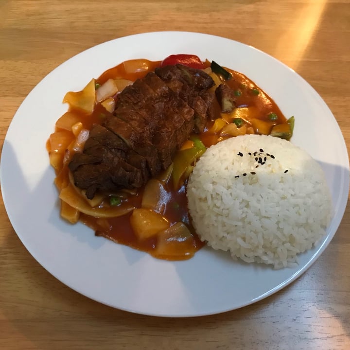 Loving Hut Hamburg Hamburg-Mitte, Hamburg, Germany Sweet & Sour Seitan ...