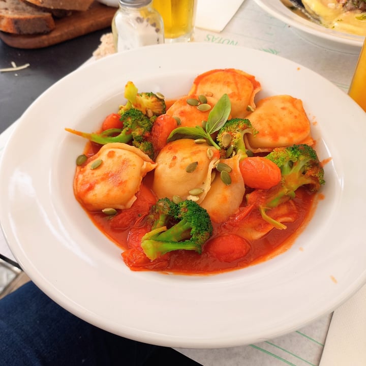 Dandy Saavedra II Saavedra, Argentina Sorrentinos Vegan Review | abillion