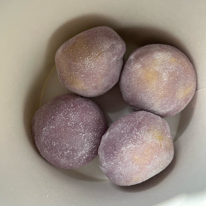 Little Moons Mango Mochi Review | abillion