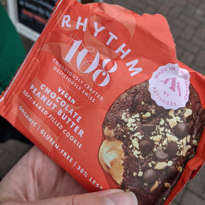 Rhythm 108 Chocolate peanut butter cookie Review | abillion