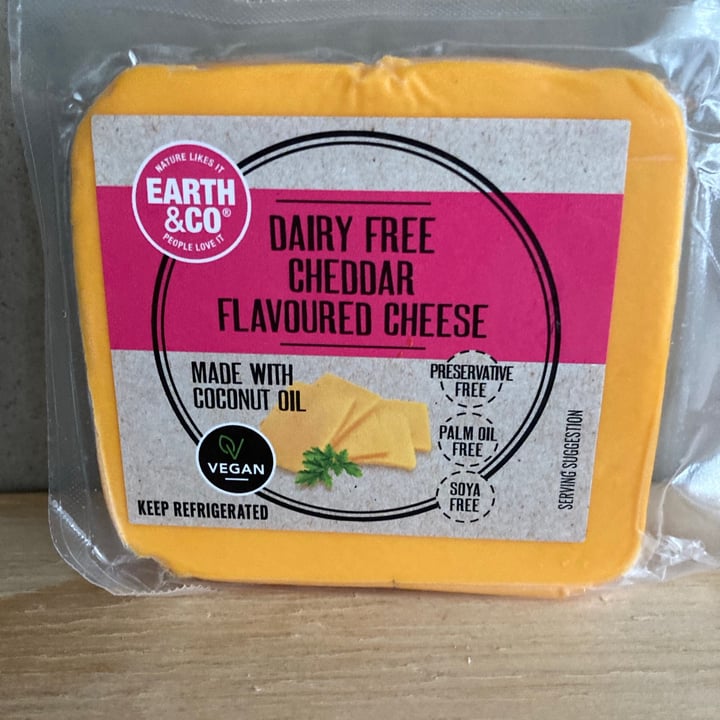 Earth & Co Dairy free cheddar cheese Review | abillion