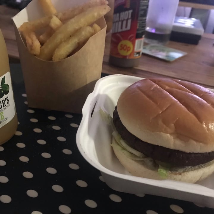 Burger Priest United Kingdom Moving mountains vegan burger Review ...