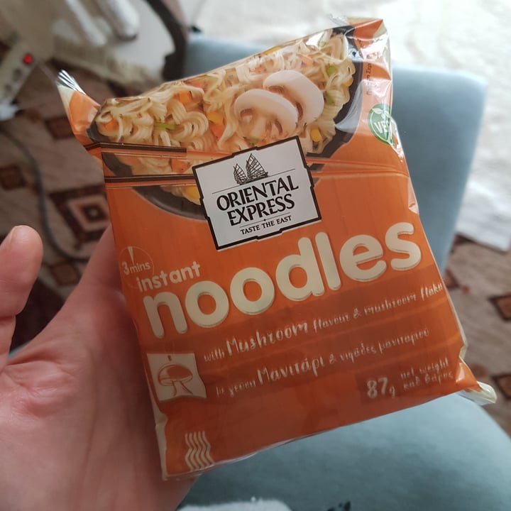 Oriental Express Instant noodles with mushrooms Review | abillion