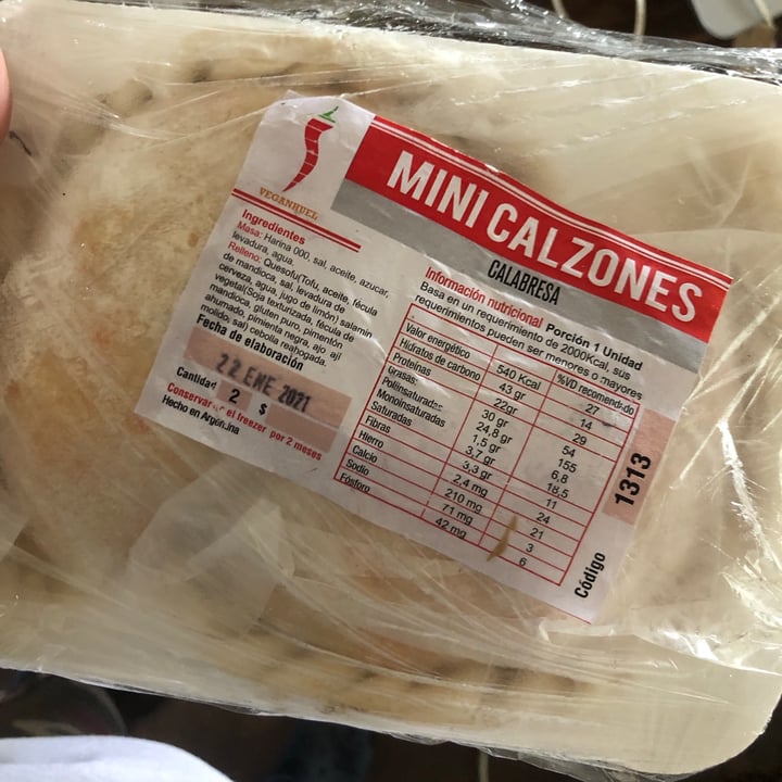 Veganuel Mini calzones de calabresa Review | abillion
