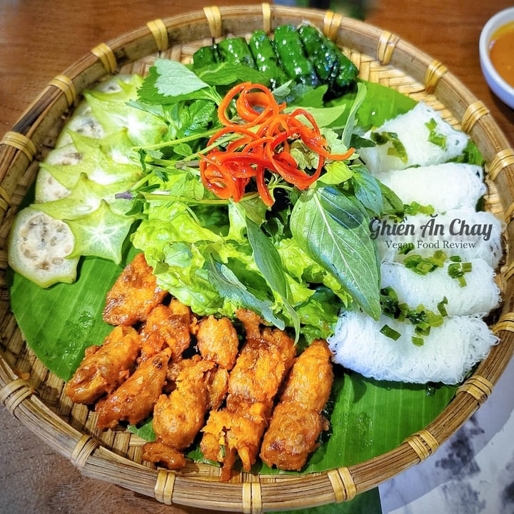 ZENHOUSE CAFÉ & VEGETARIAN RESTAURANT Vietnam Vegan Grilled Nem Review ...
