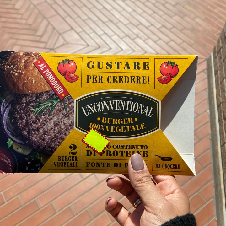 Unconventional Burger Vegetale Al Pomodoro - Tomato Burger Review ...