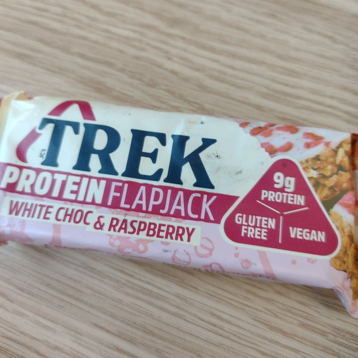 TREK White Choc & Raspberry Protein Flapjacks Review | abillion