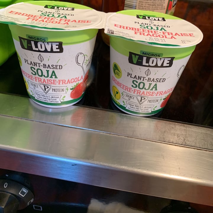 Migros V-Love Plant-based Soja Fragola Review | abillion