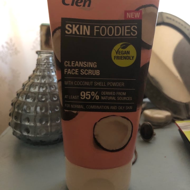 Cien Cleansing Face Scrub with Coconut Shell Powder Review | abillion