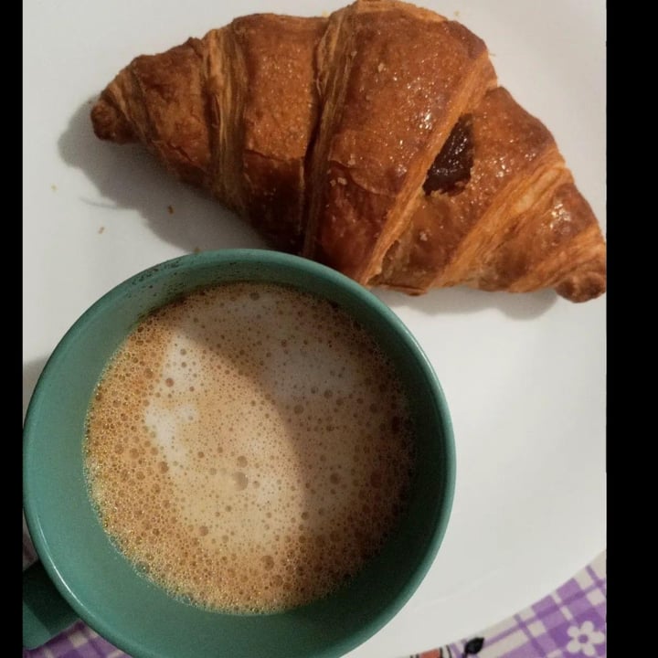 Bar Pasticceria Pamela Modena, Italy Cornetto vegano marmellata Review ...