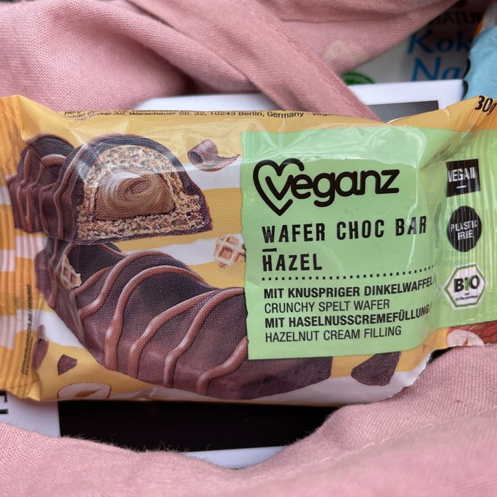 Veganz Wafer Choc Bar Hazel Review | abillion