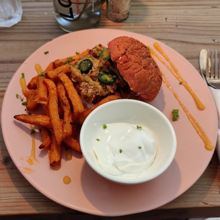 The Conscious Kitchen South Africa TCK Chicken Burger Review | abillion