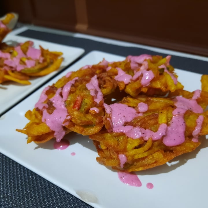 Bambú Vigo, Spain Pakoras Con Salsa Tzatziki De Beterraba Review | abillion