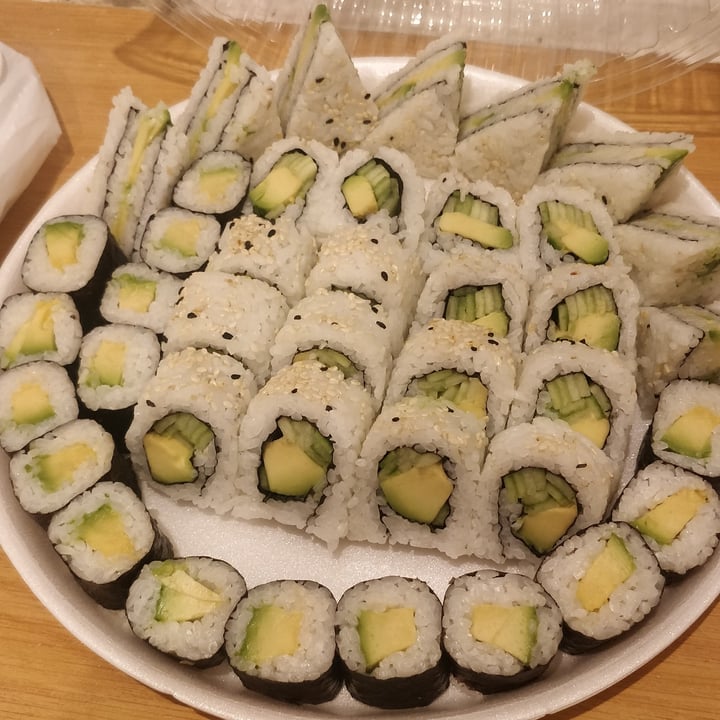 Foo Jiu Sushi Walmer, Gqeberha, South Africa Avocado Sushi Review ...