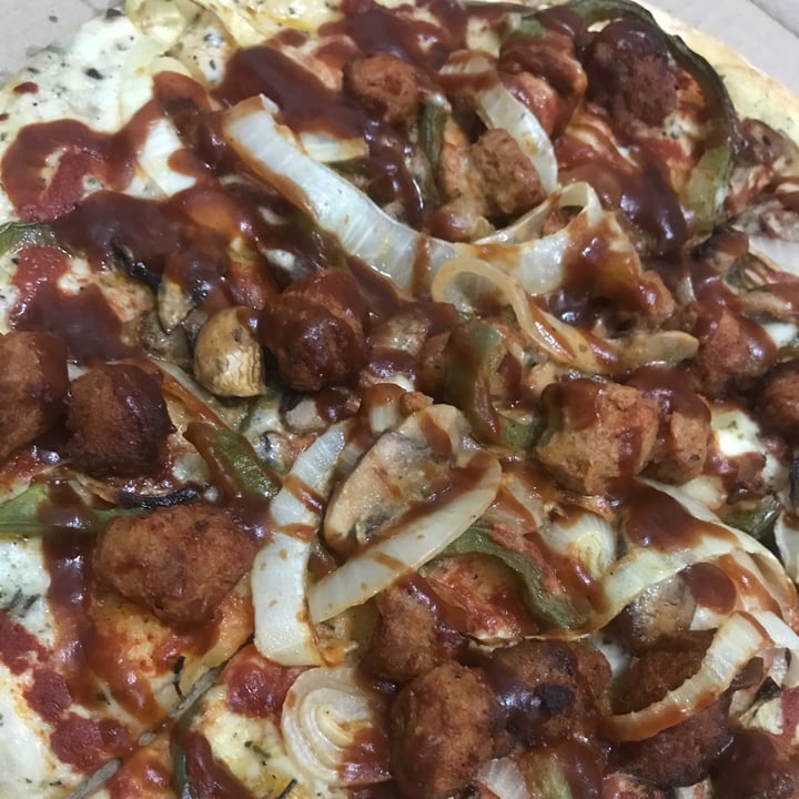 Luna's Kitchen Beirut Bayrut, Lebanon BBQ Pizza Review | abillion
