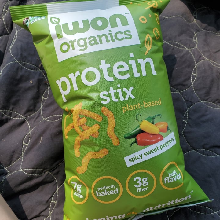 Iwon Organics Spicy Sweet Peppers Protein Stix Review | abillion