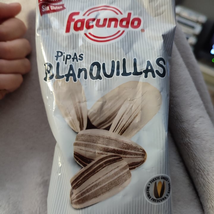 Facundo Pipas blanquillas Review | abillion