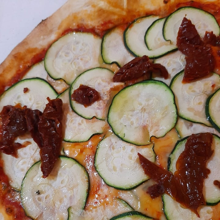 Pizzi & Dixie Madrid, Spain Pizza Hortelana Review | abillion